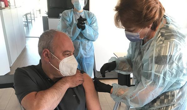 EGGER a organizat un centru de vaccinare anti-COVID mobil în cadrul ...