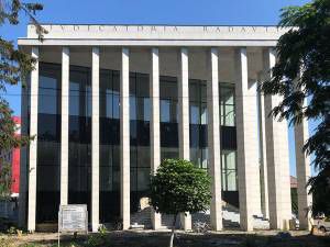 Judecătorii rădăuțeni l-au condamnat pentru viol pe un tată care și-a ...