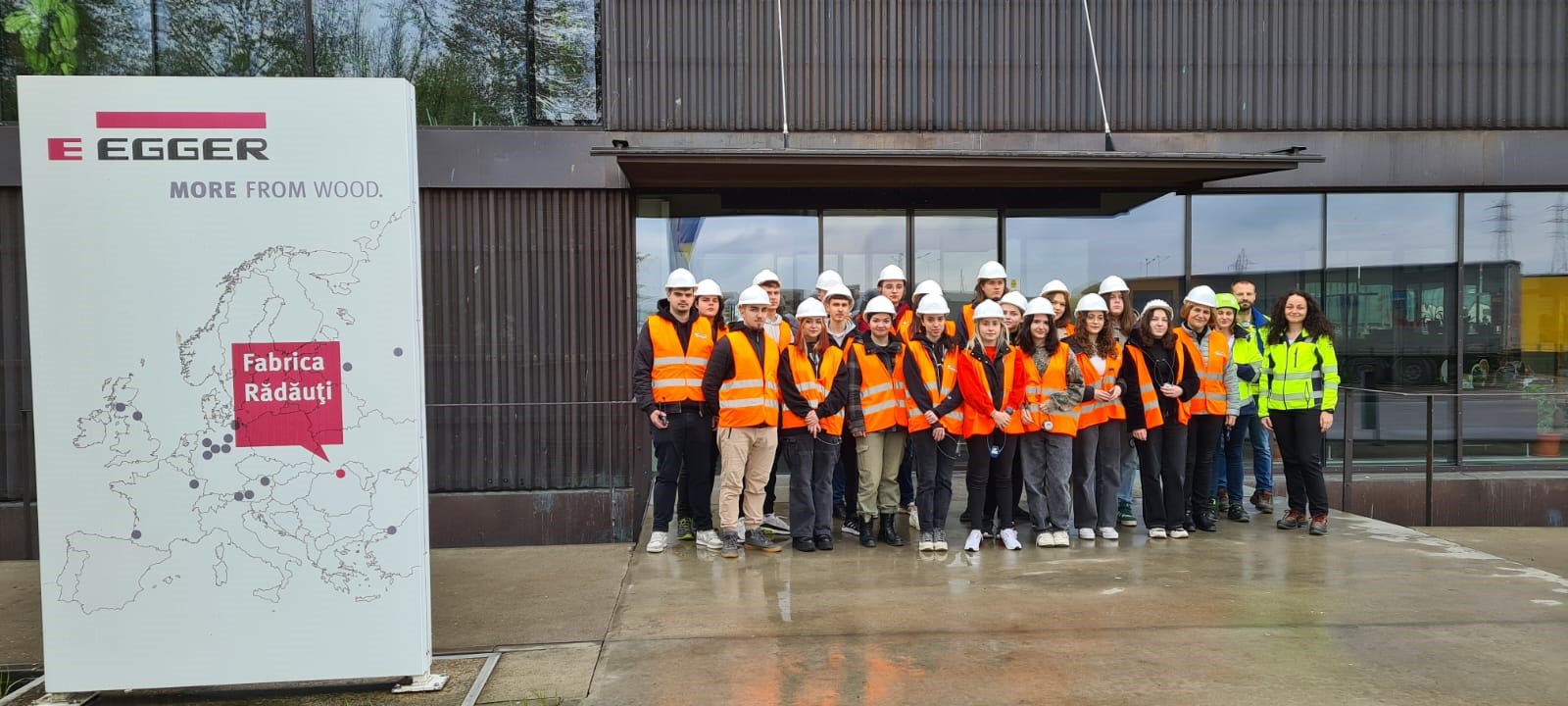 În Săptămâna Verde aproape 400 de elevi au descoperit universul EGGER ...